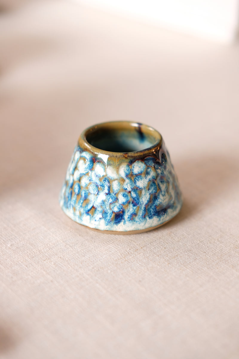 Icicle Carved Single Egg Holder – AL Ceramics