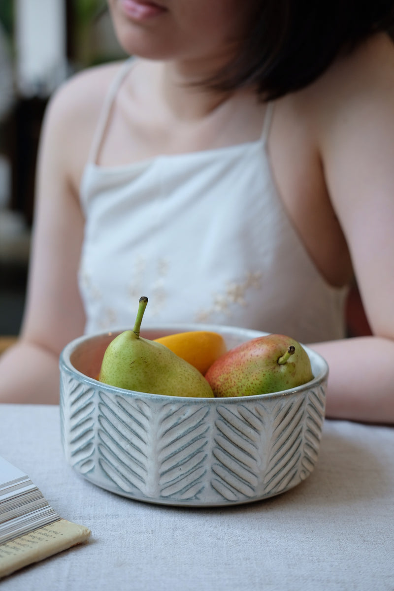 Titanium Fishtail-Carved Shallow Bowl – AL Ceramics